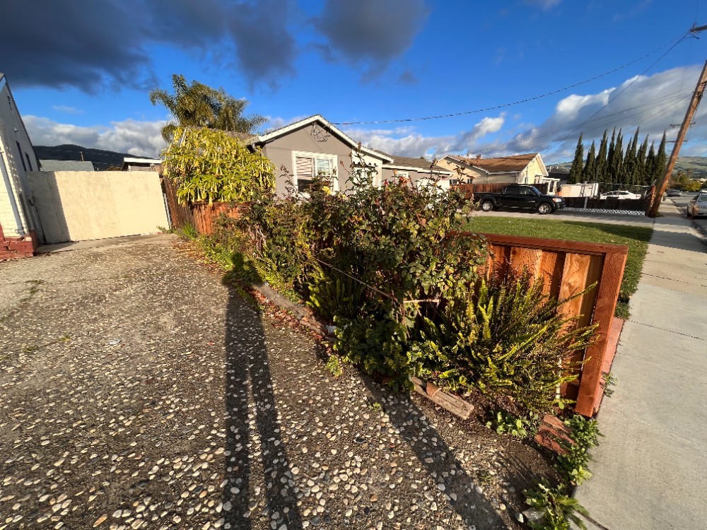 Private Driveway Storage San Jose, CA - $150.00 - Monthly | Spacer