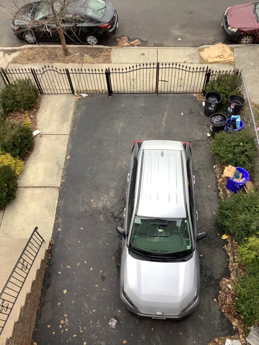 Driveway Car/SUV/Truck Parking Newark, NJ - $120.00 - Monthly | Spacer